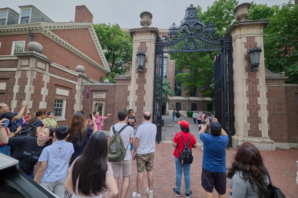 Boston & Harvard University One Day Tour | Royal City Tours